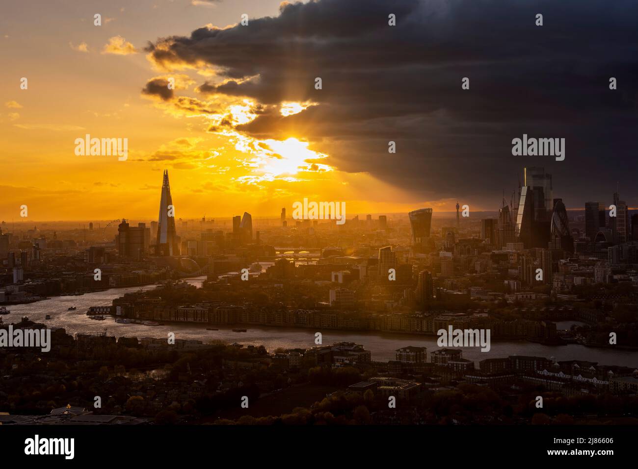 Tower of london panorama hi-res stock photography and images - Alamy