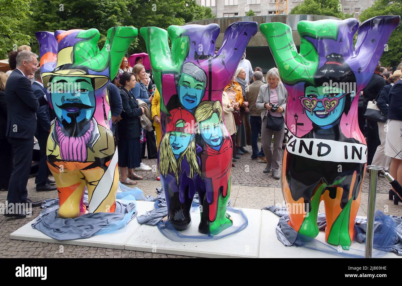 Artist damian yves rohde hi-res stock photography and images - Alamy