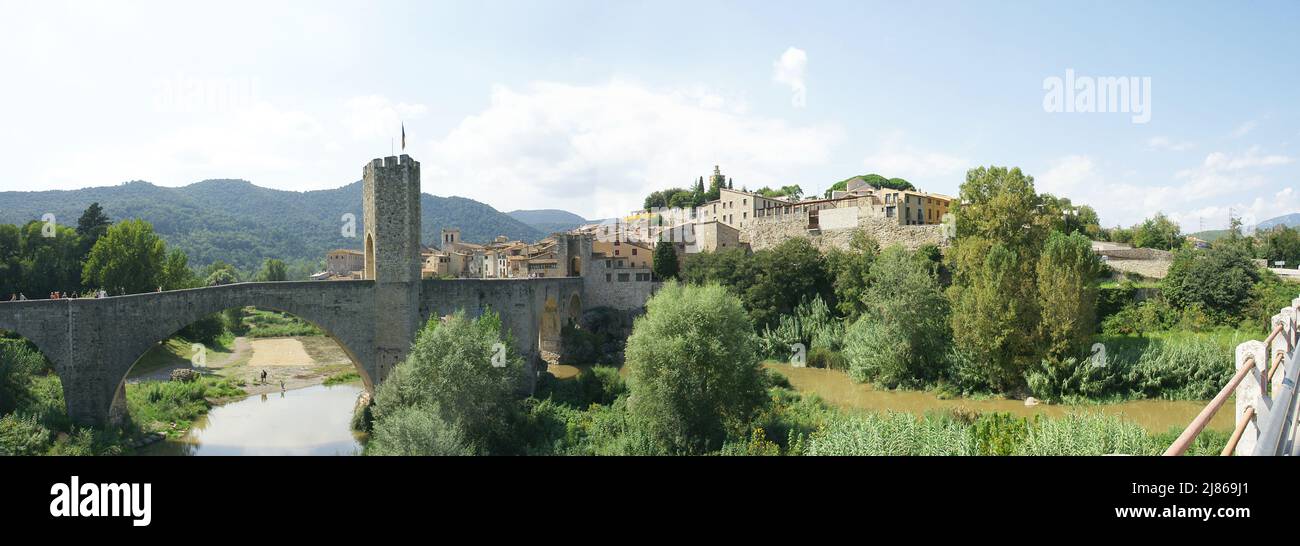Castle, bridge and town of Besalú in the region of La Garrotxa, Gerona ...