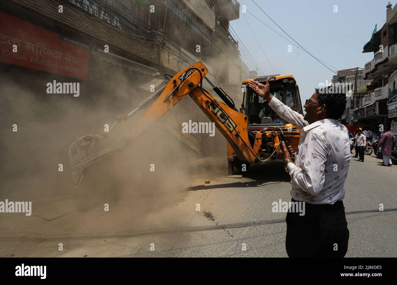 Encroached pavement hi-res stock photography and images - Alamy