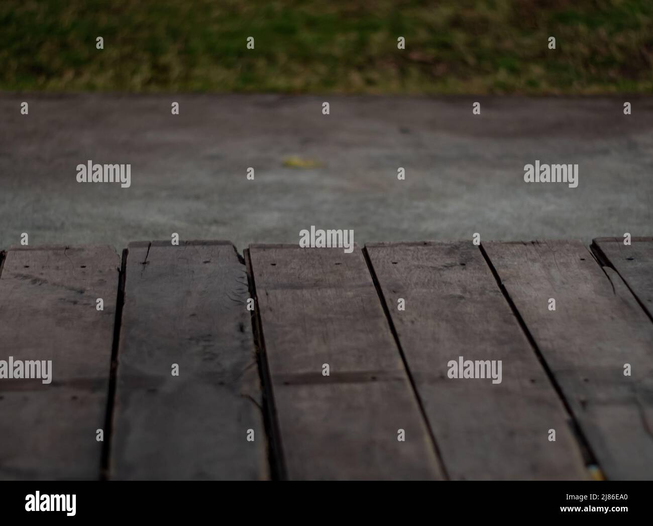 Dark wood boardwalk texture hi-res stock photography and images - Alamy