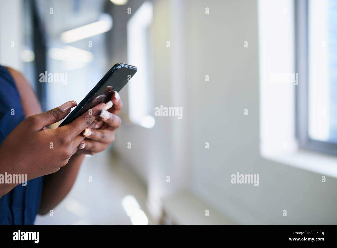 Woman close office hand hi-res stock photography and images - Alamy