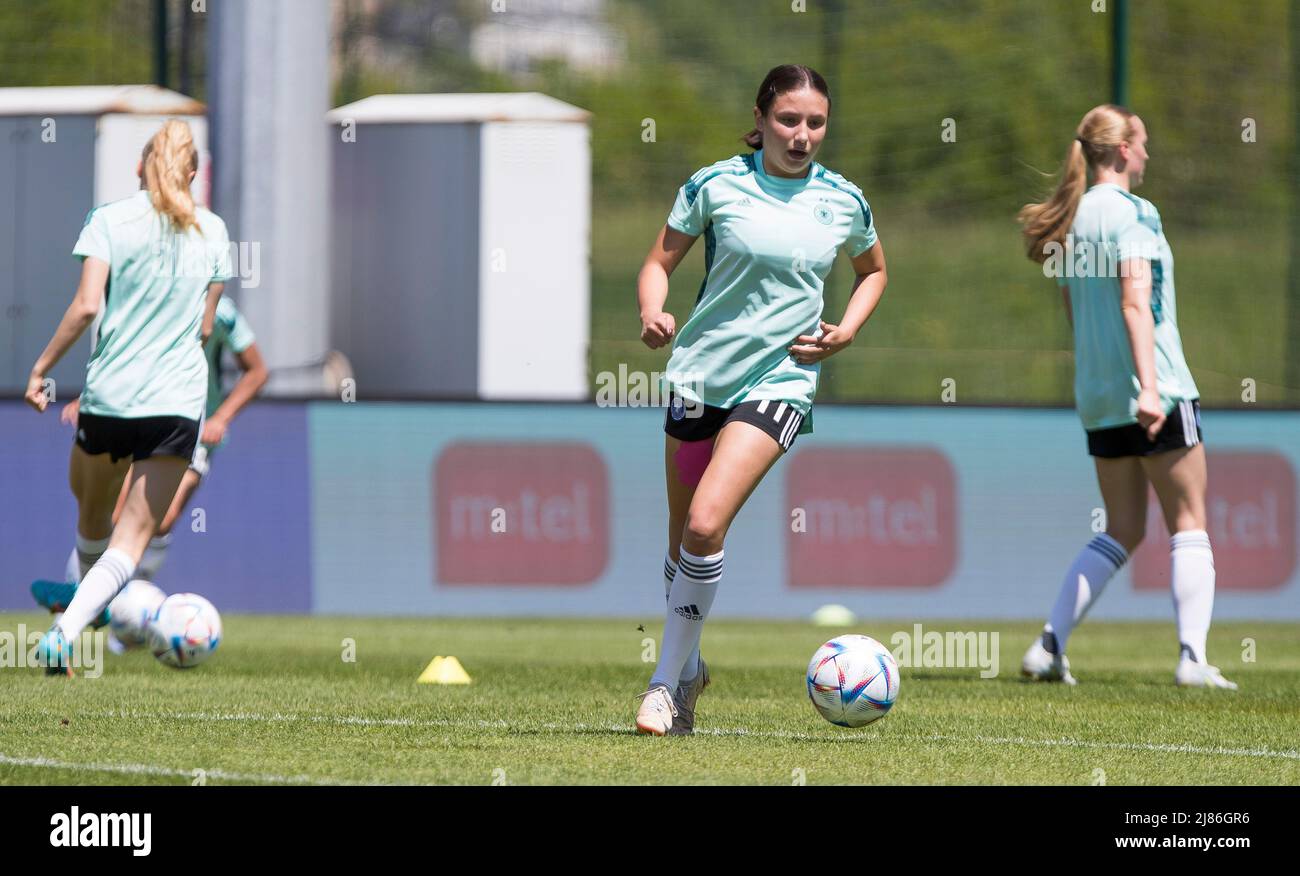 Loreen bender hi-res stock photography and images - Alamy