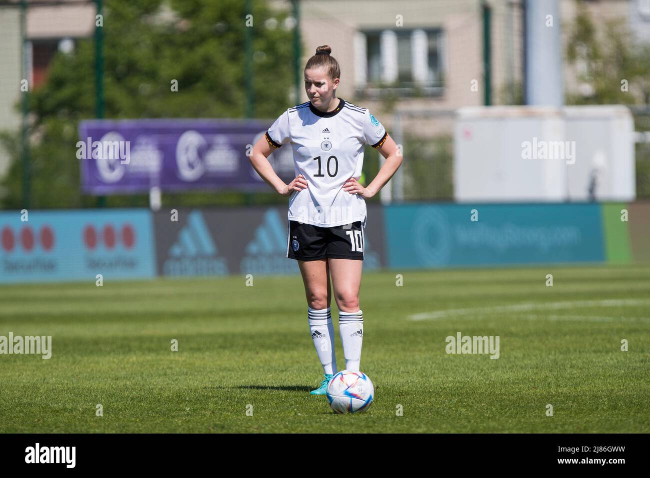 Zenica, Bosnia and Herzegovina, 12th May 2022. Alara Sehitler of Germany performs a free kick ...