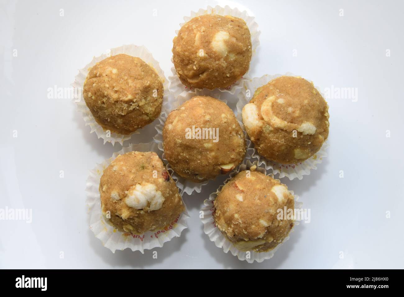 Gond laddoo hi-res stock photography and images - Alamy