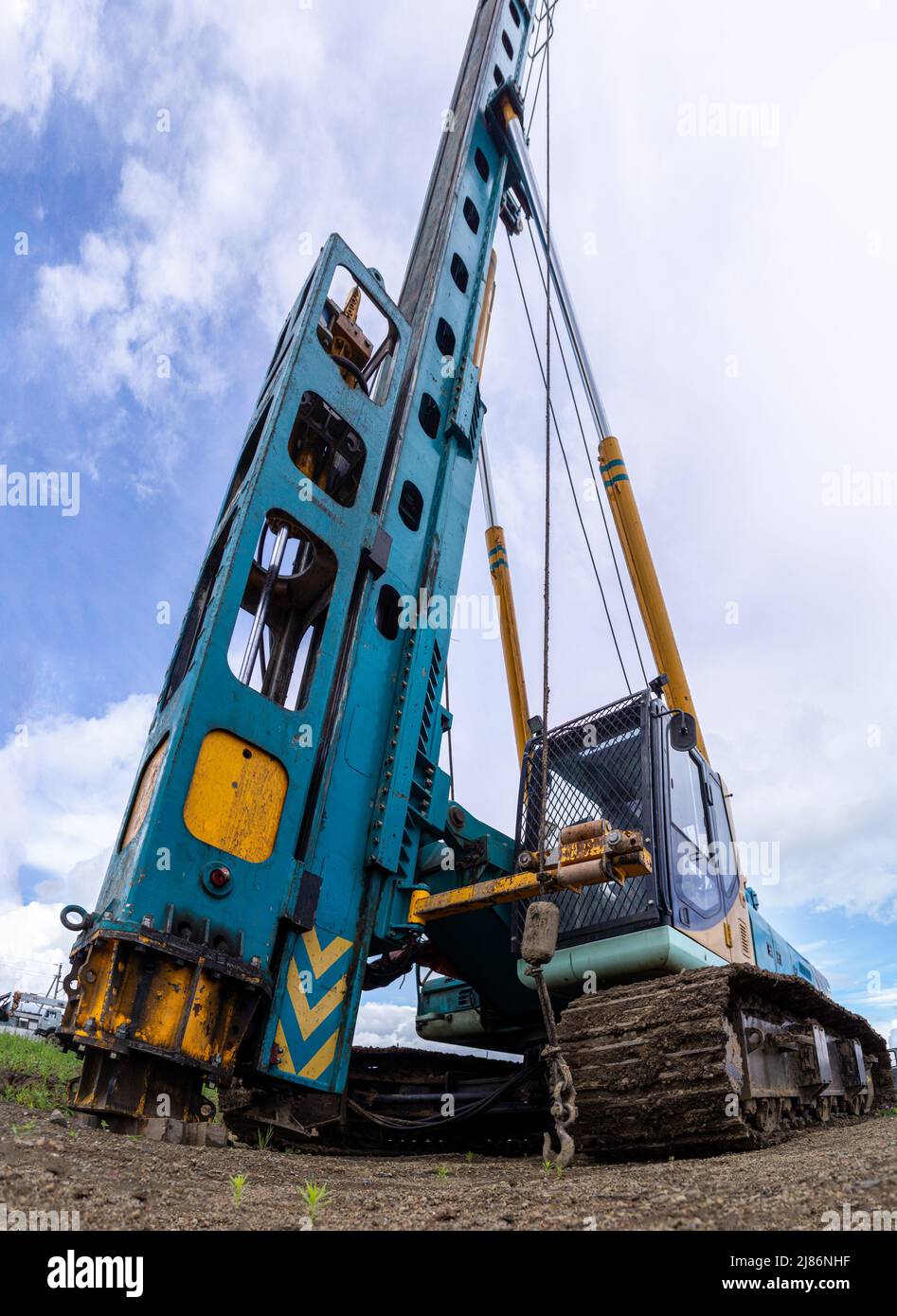 Piling crane hi-res stock photography and images - Alamy