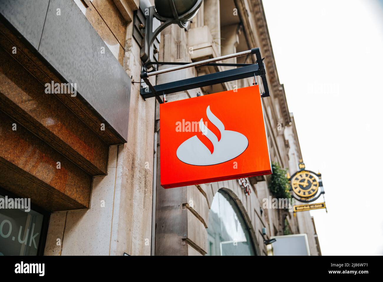 Santander Bank Branch, London Stock Photo - Alamy