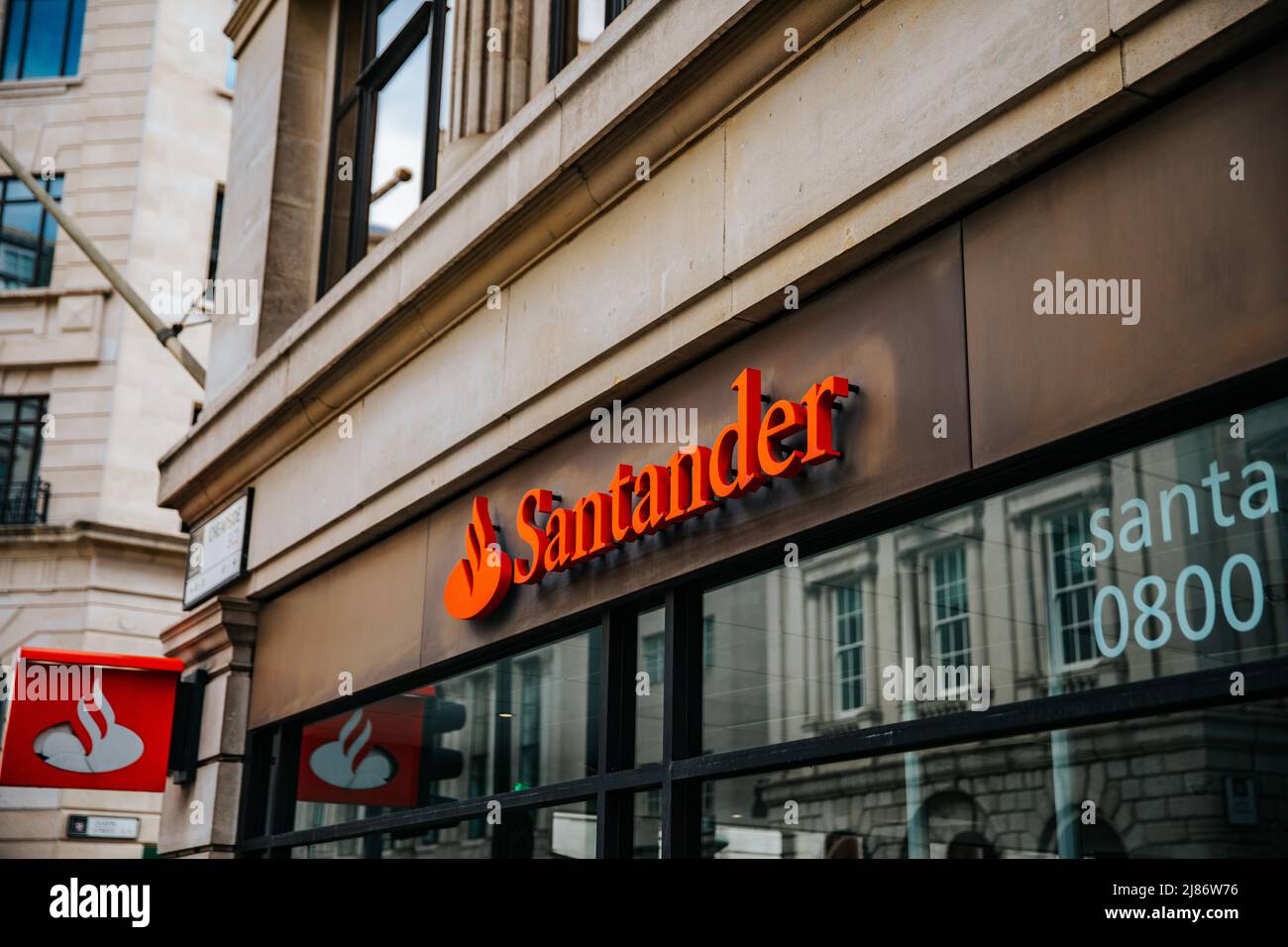 Santander Bank Branch, London Stock Photo - Alamy