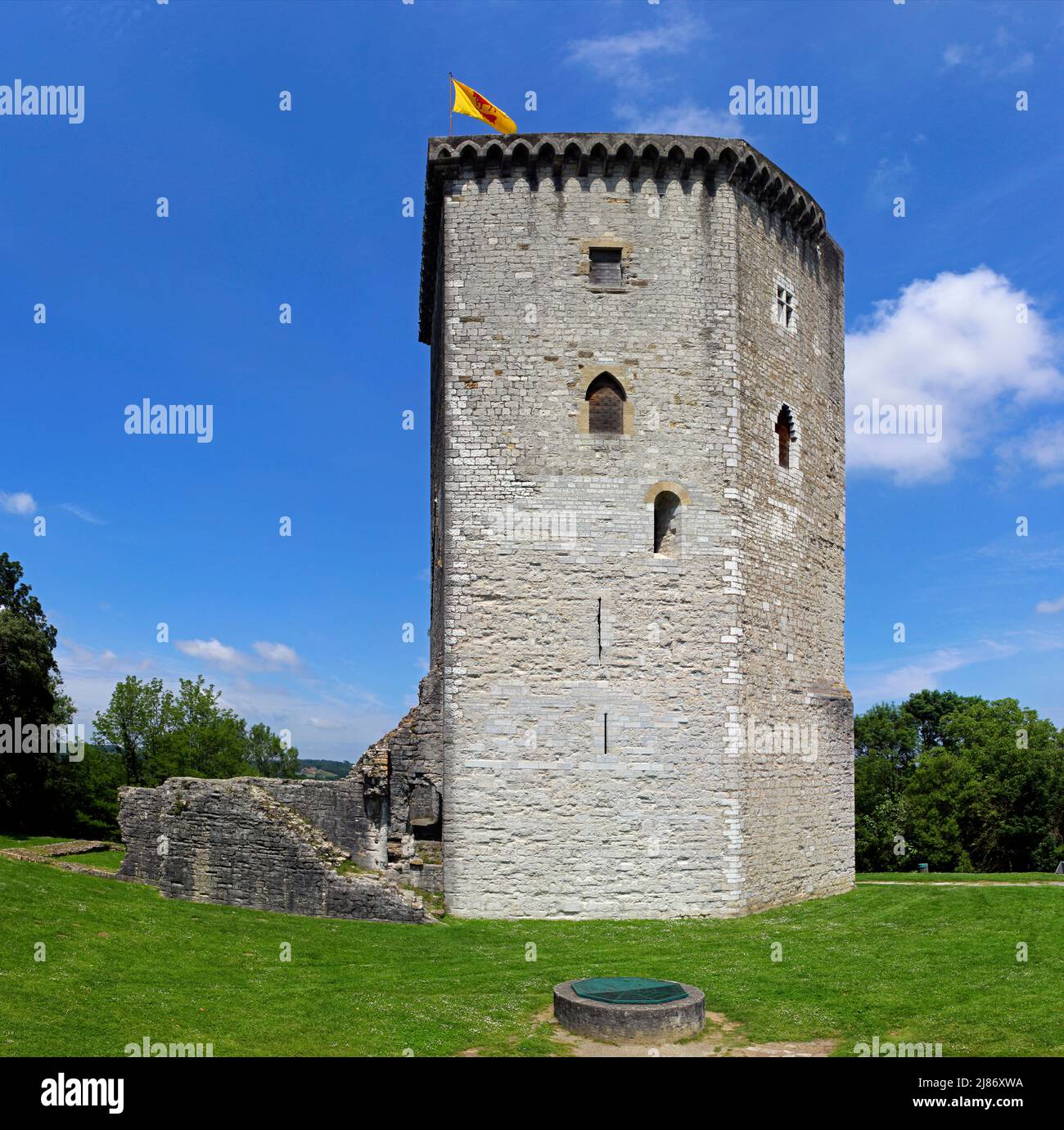 Moncade castle hi-res stock photography and images - Alamy