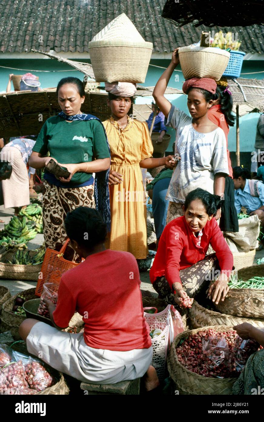 Market in Ubud, Bali 1984 Stock Photo - Alamy