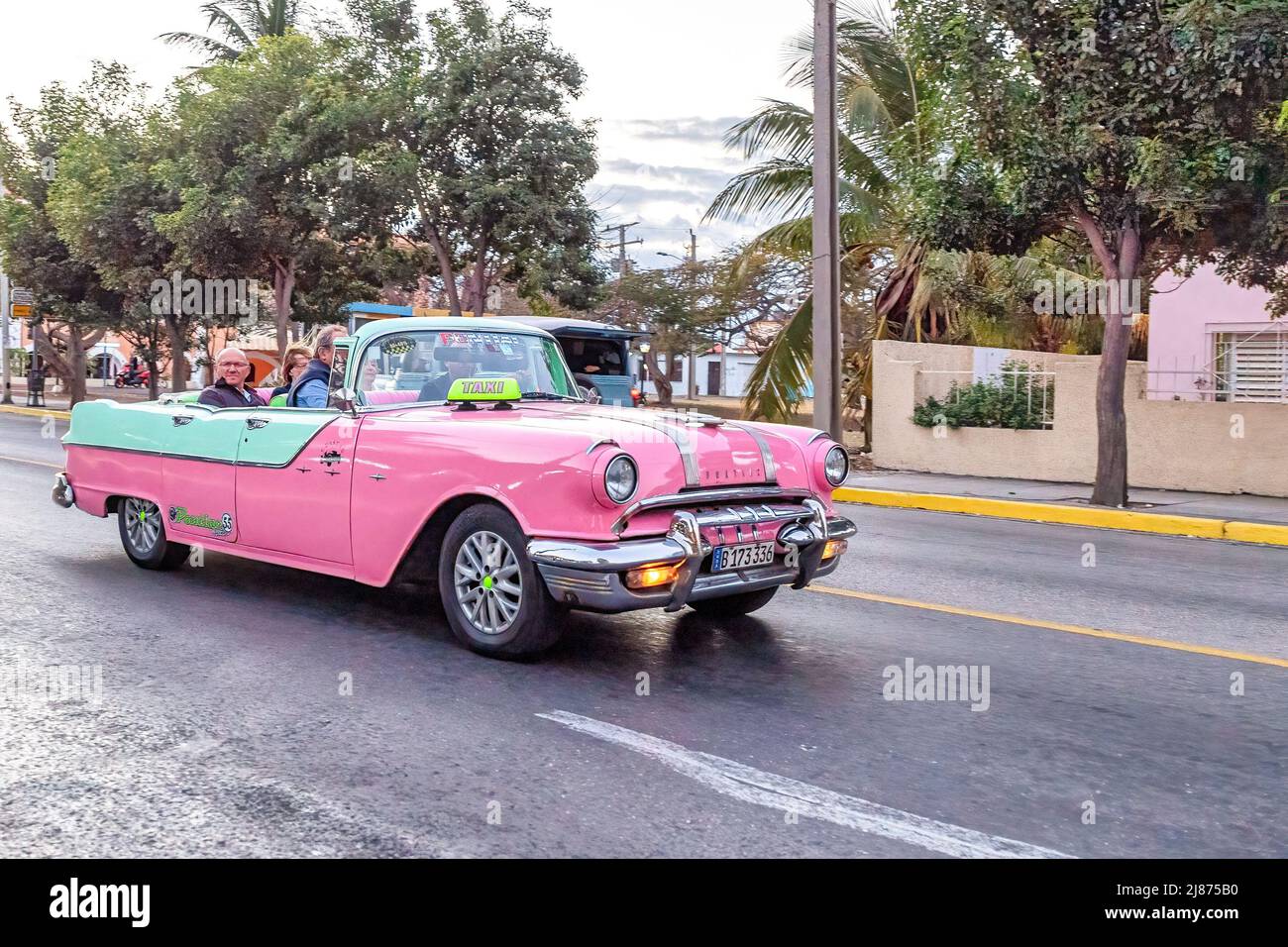 Foreign tourists beautiful hi-res stock photography and images - Alamy