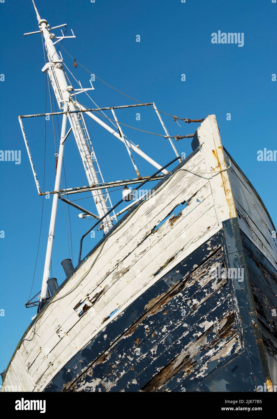 Old abandoned fishing boat hi-res stock photography and images - Alamy