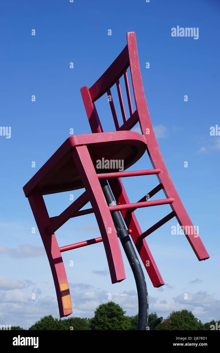Big red chair hi-res stock photography and images - Alamy