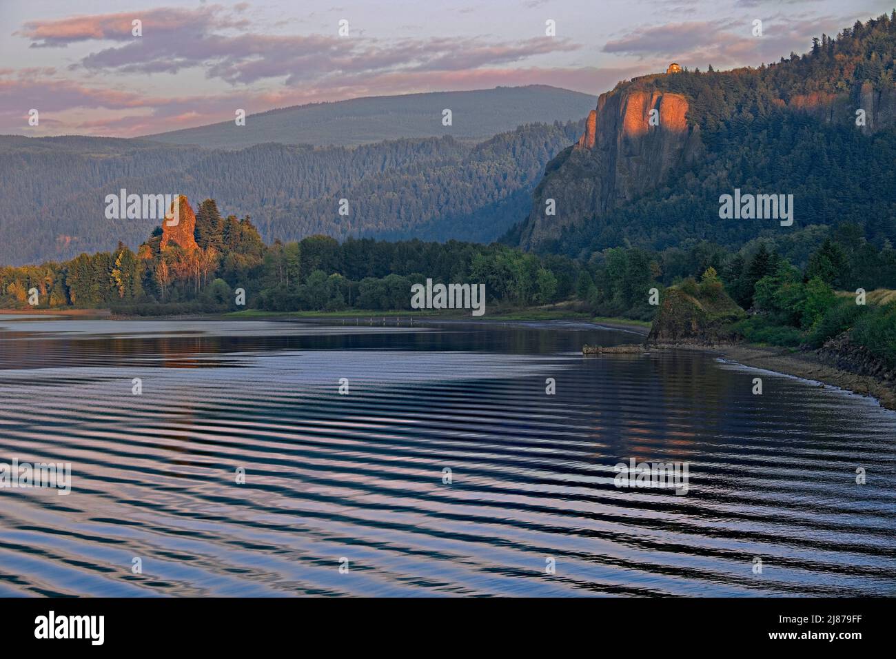 Columbia River at Crown Point and Rooster Rock, Oregon Stock Photo - Alamy