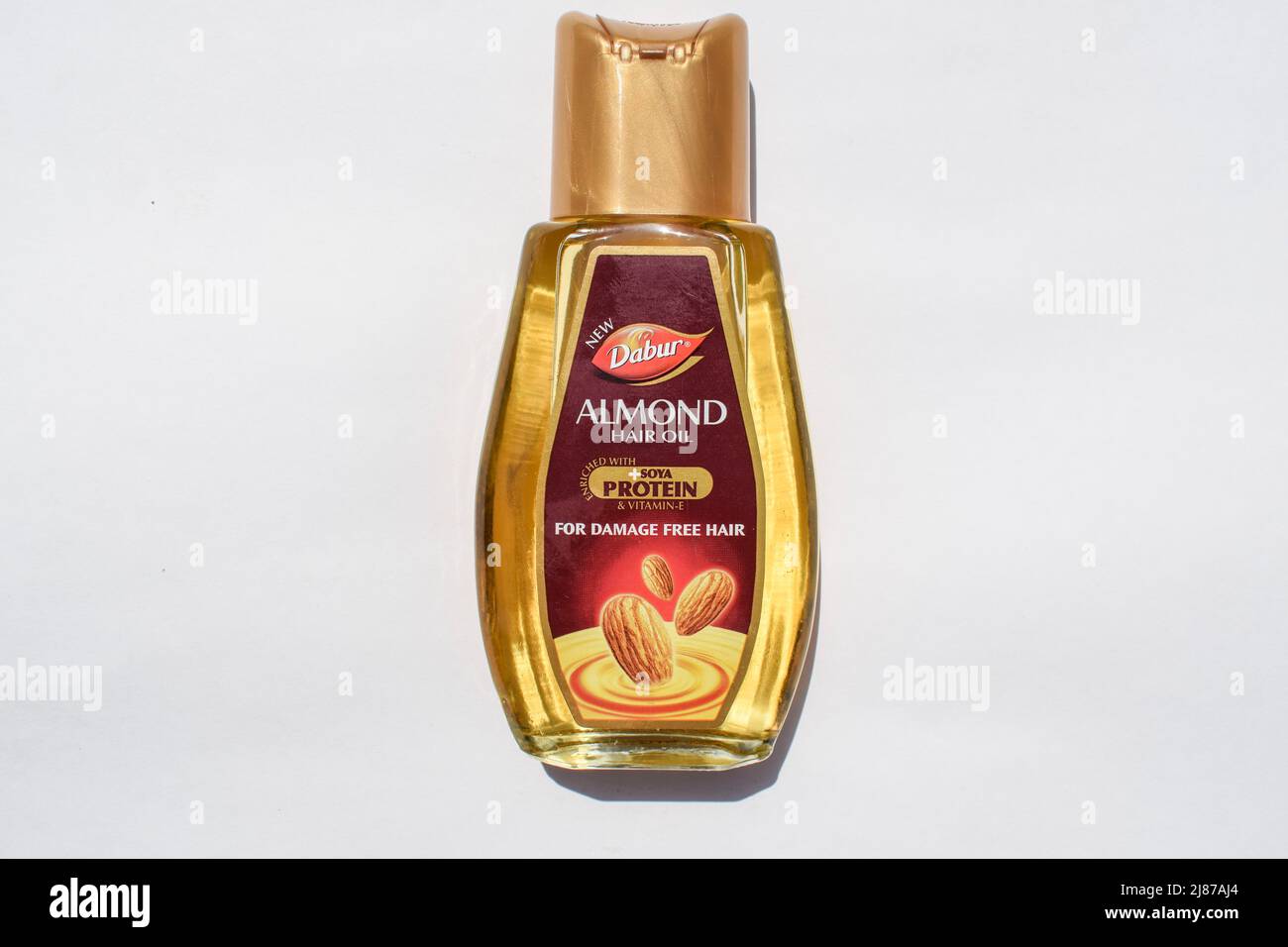 Dabur Almond oil Hair oil in bottle for damage free hair of 200 ml ...