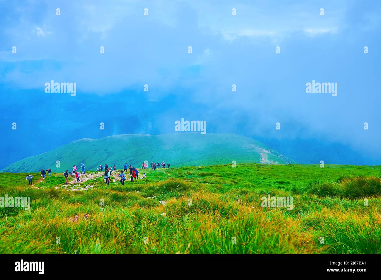 Hoverla highest mountain ukraine hi-res stock photography and images ...