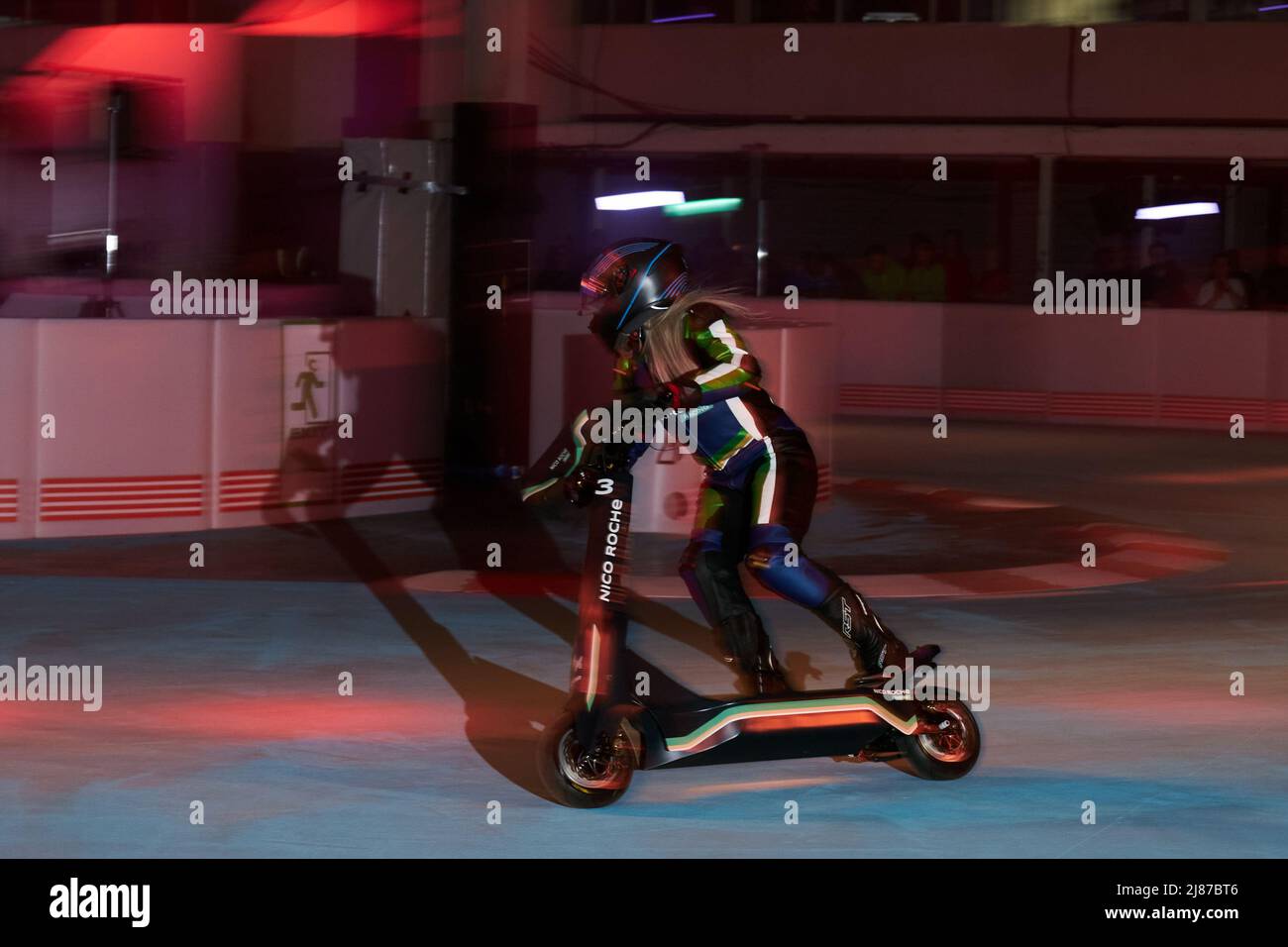 Elise Christie, Nico Roche racing (fourth lane) during her heat of the ...