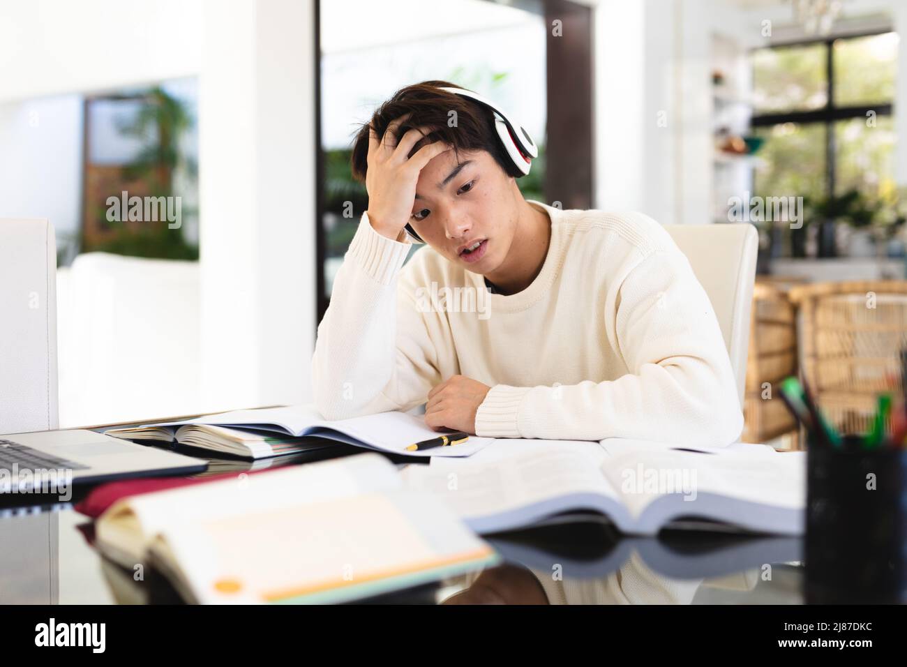 Asian study home hi-res stock photography and images - Alamy