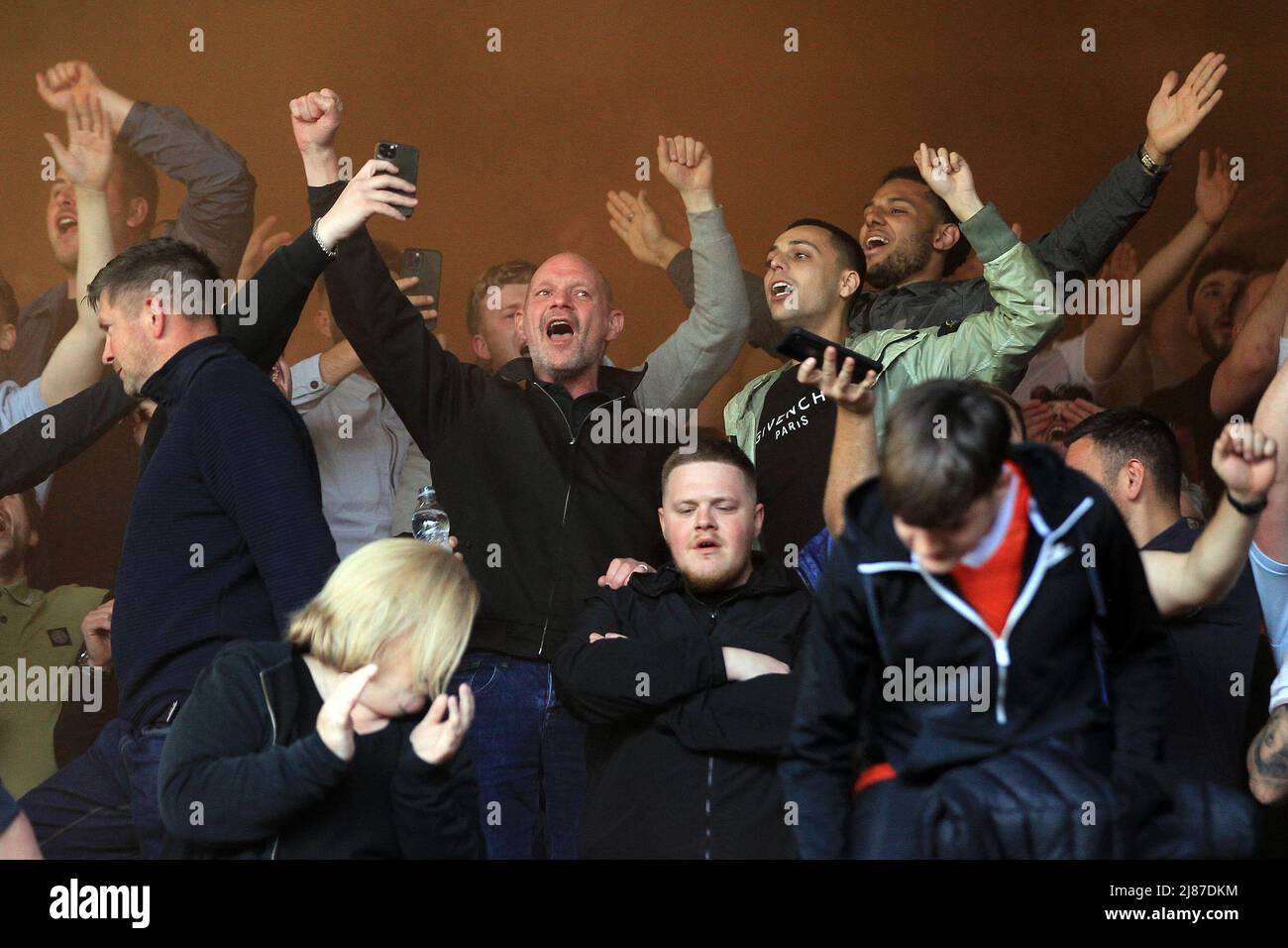 Luton town fc fans hi-res stock photography and images - Alamy