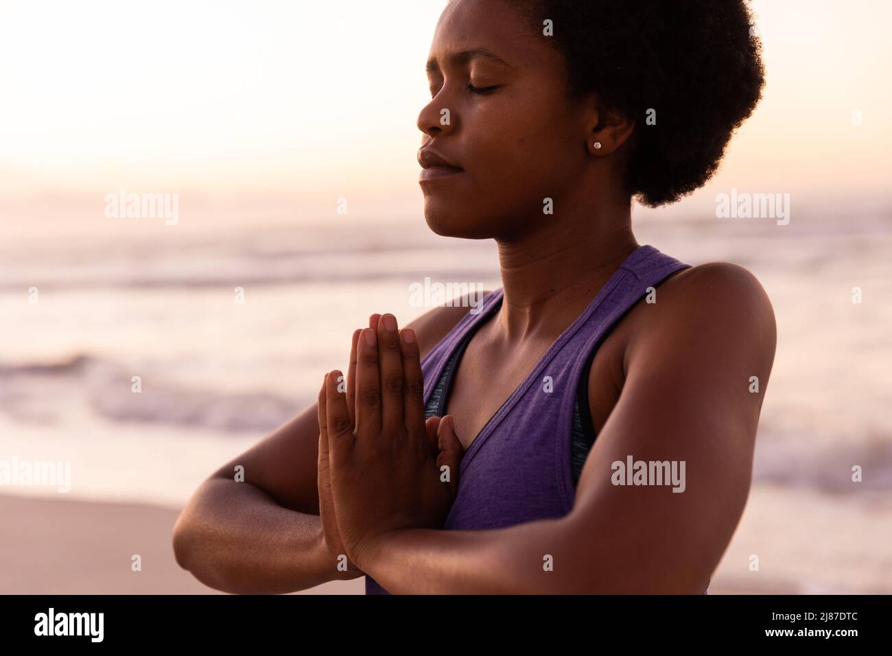 Prayer pose hi-res stock photography and images - Alamy