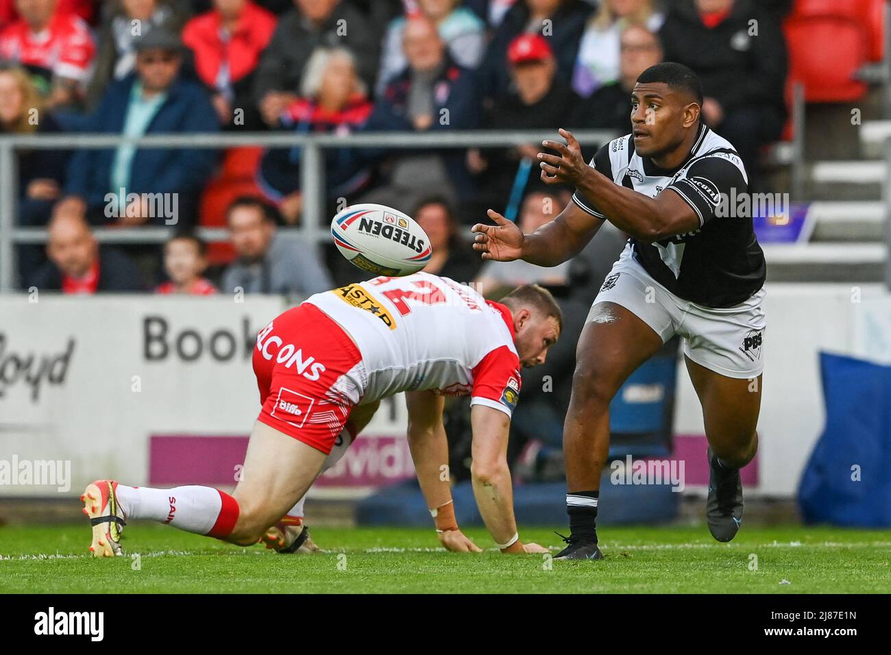 Joe Lovodua (14) of Hull FC in action Stock Photo - Alamy