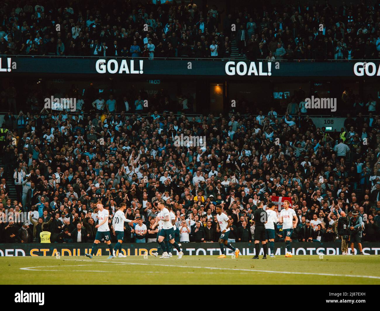 Tottenham Hotspur vs Arsenal North London Derby, 2022 Stock Photo - Alamy