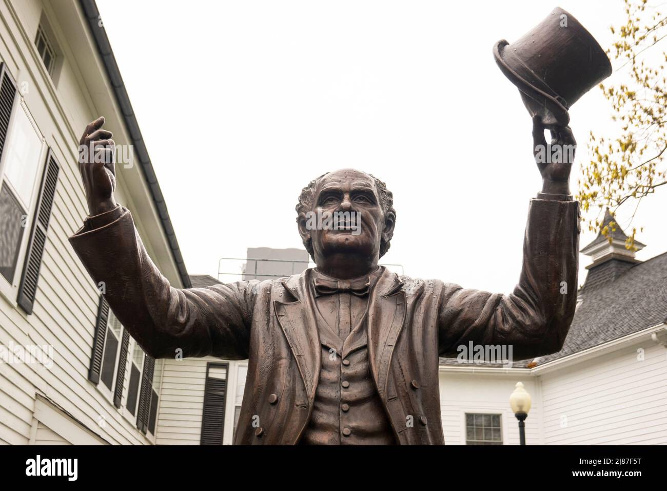 P T Barnum statue in Bethel CT Stock Photo - Alamy