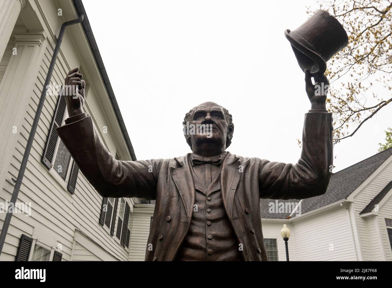 P T Barnum statue in Bethel CT Stock Photo - Alamy
