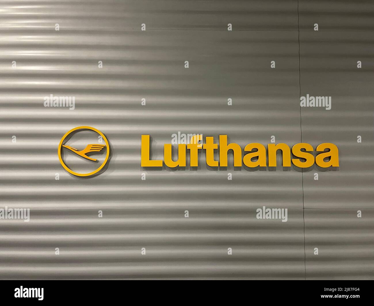 Airport signage on wall hi-res stock photography and images - Alamy