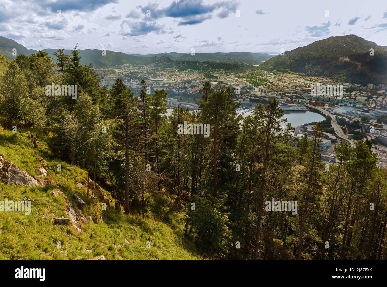 Mountain meet the sky hi-res stock photography and images - Alamy