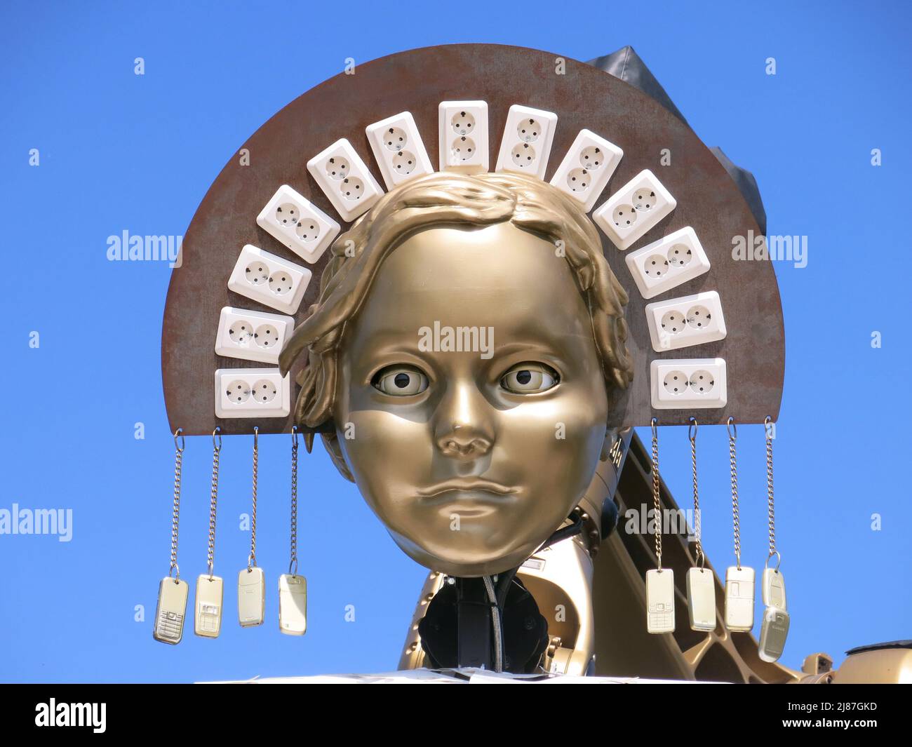 Close-up of the Alex robot head that's at all the entrances & exits of ...