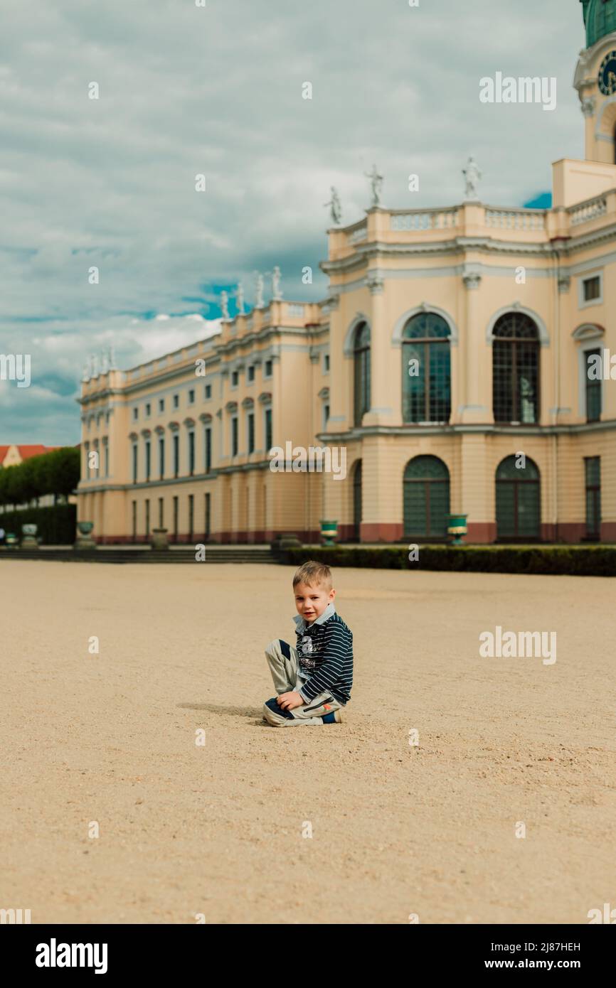 Child freedom street hi-res stock photography and images - Alamy