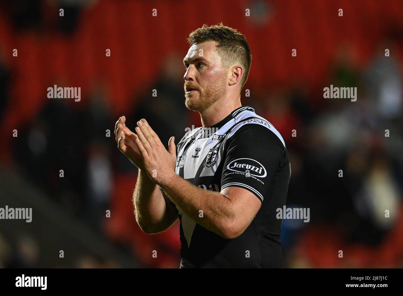 St Helens, UK. 13th May, 2022. Scott Taylor (30) of Hull FC applauds ...