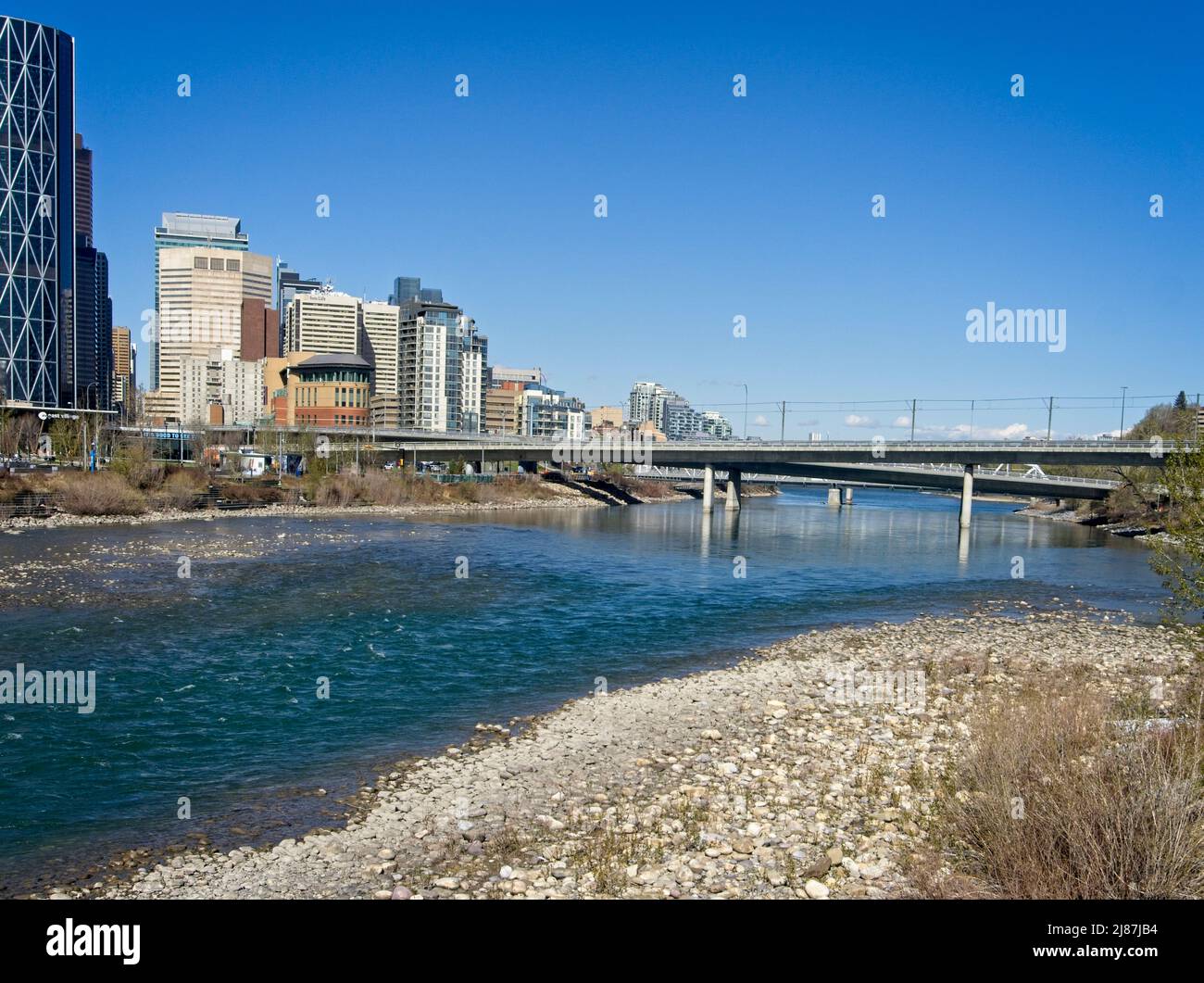 Centre street bridge calgary tower hi-res stock photography and images ...