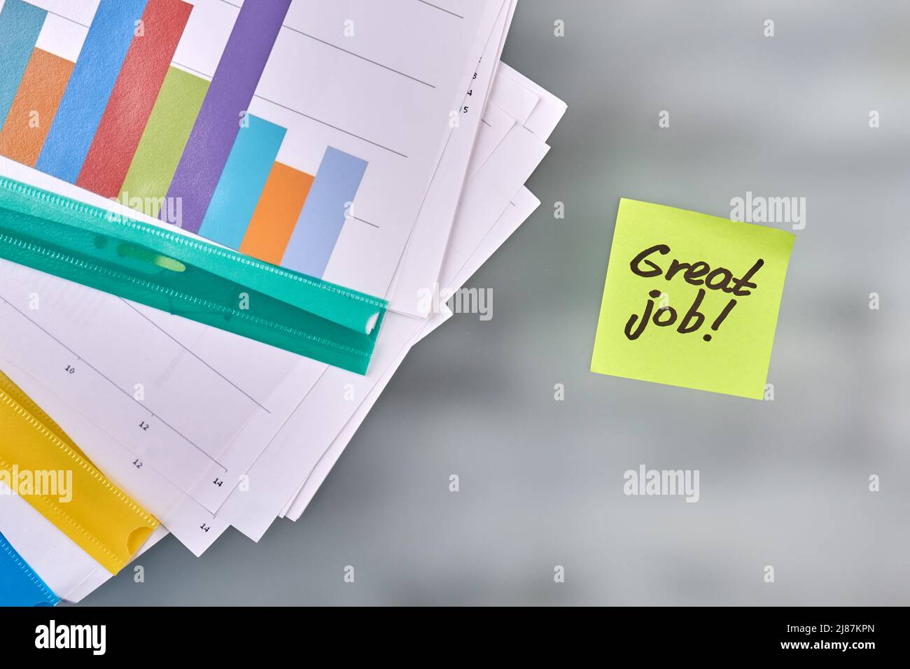 Graph research and charts hi-res stock photography and images - Alamy