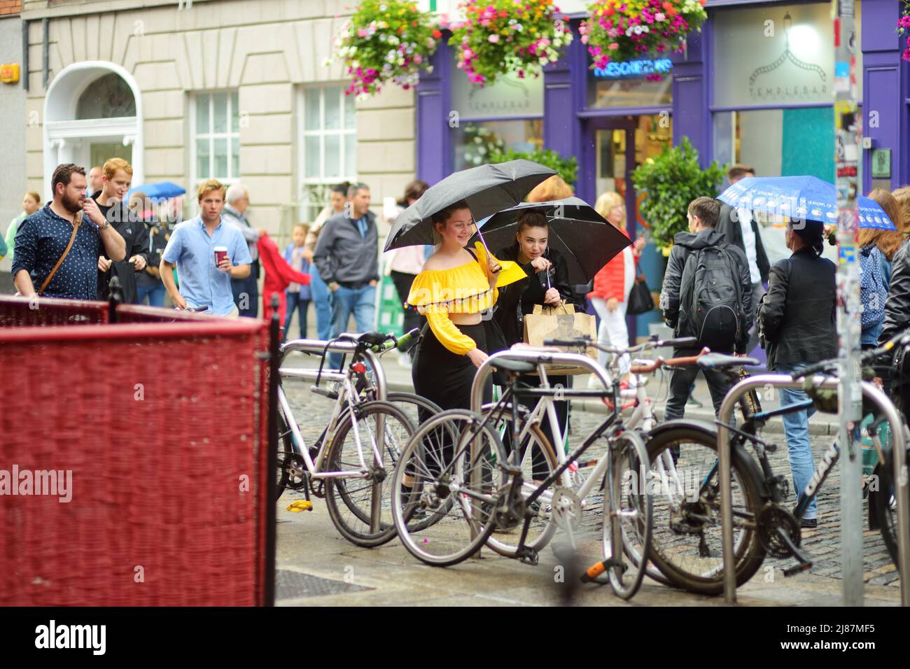 DUBLIN, IRELAND - MAY 2018: Everyday busy life of tourists and ...