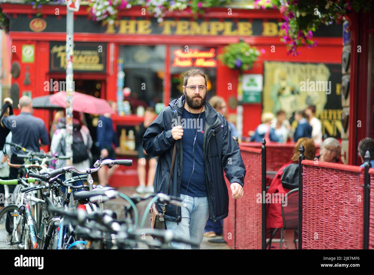 DUBLIN, IRELAND - MAY 2018: Everyday busy life of tourists and ...