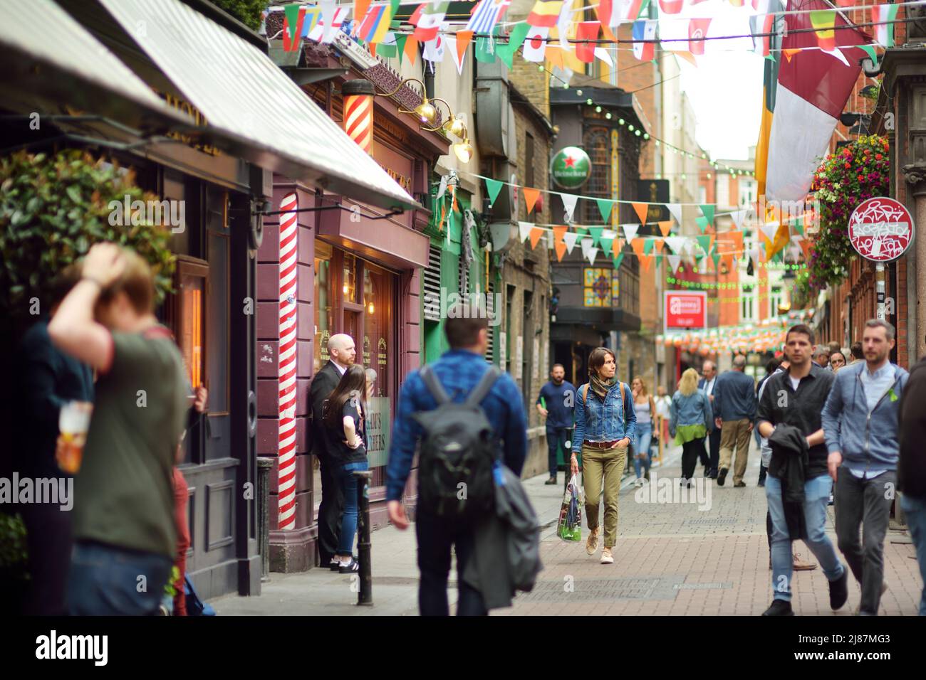 DUBLIN, IRELAND - MAY 2018: Everyday busy life of tourists and ...