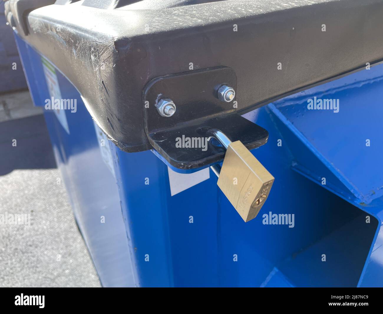 Bin padlock hi-res stock photography and images - Alamy
