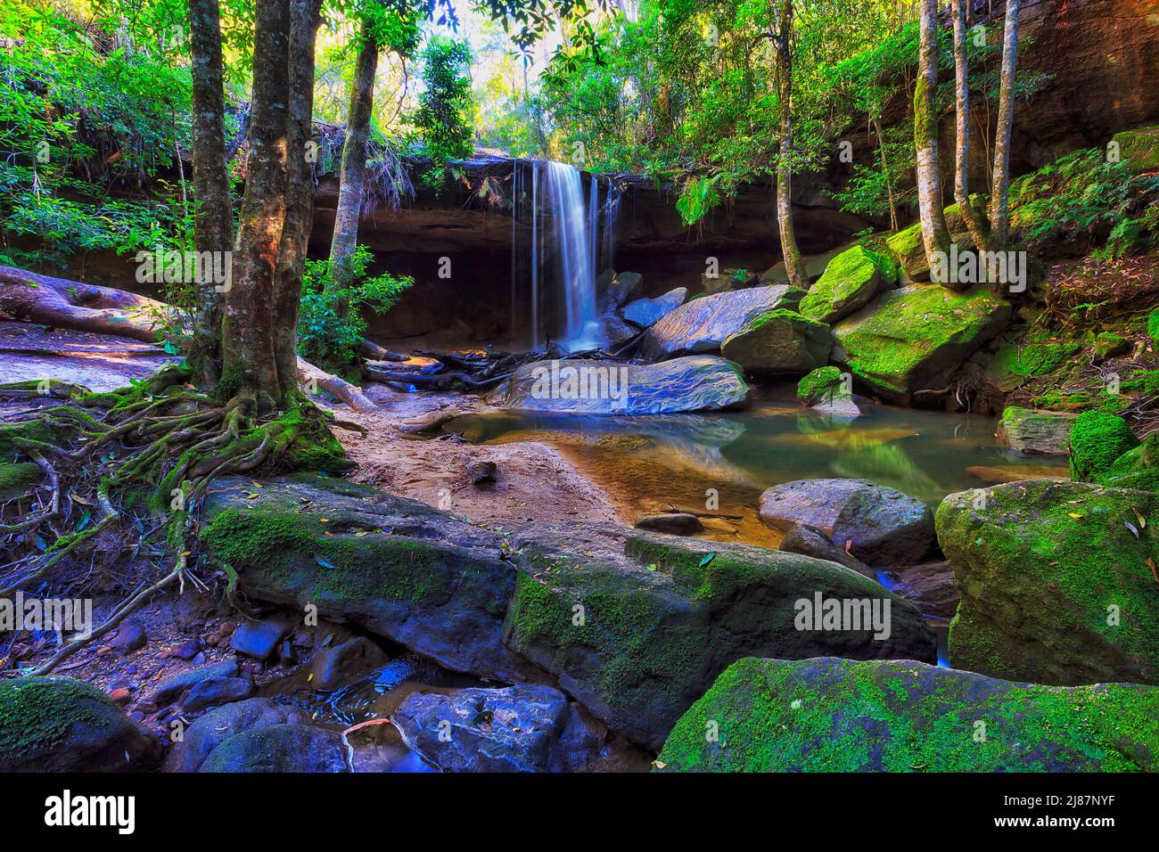 Fresh water stream of Oakland fall in Blue Mountains national park ...