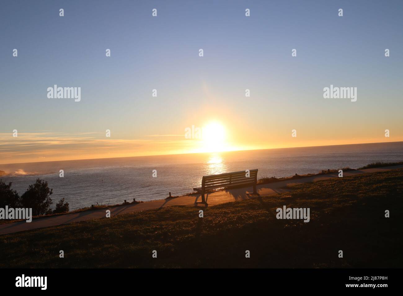 Ocean at morning hi-res stock photography and images - Alamy