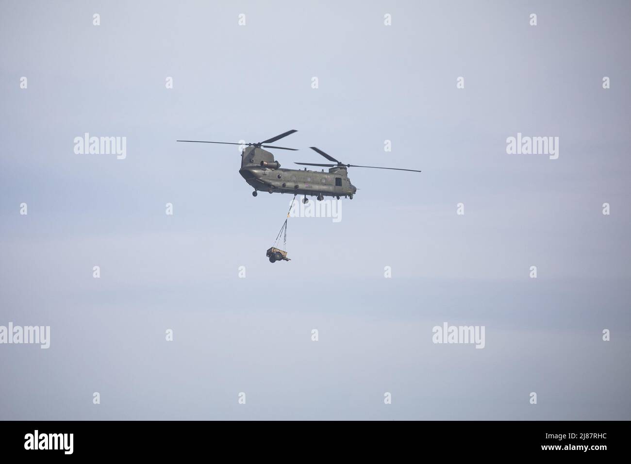 Views from Yelland Quay in North Devon as military Chinook exercise ...