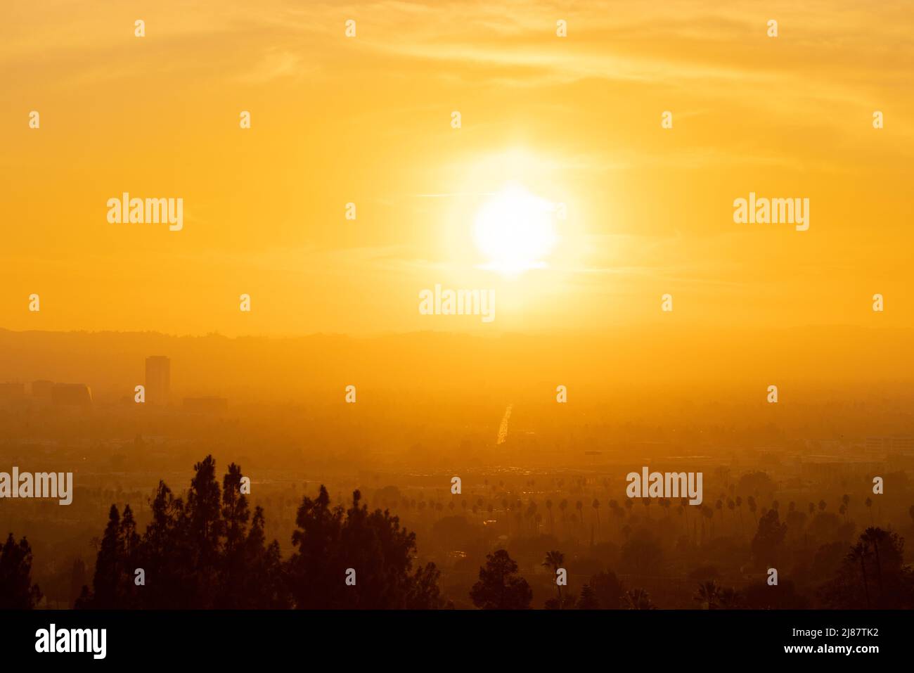 Golden hour sunset hi-res stock photography and images - Alamy