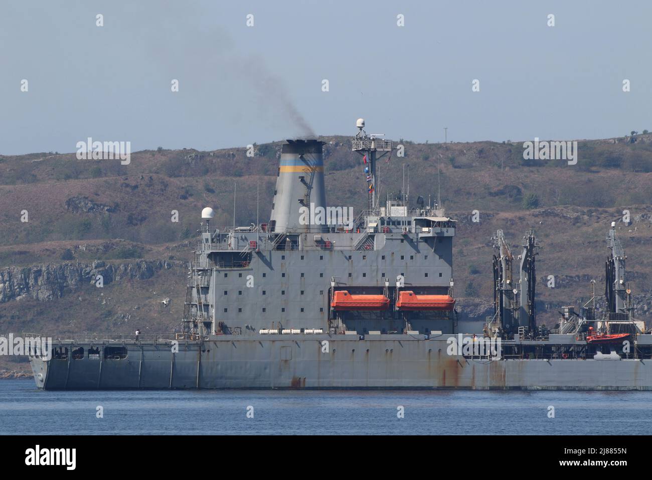 Henry j kaiser class replenishment oiler hi-res stock photography and ...