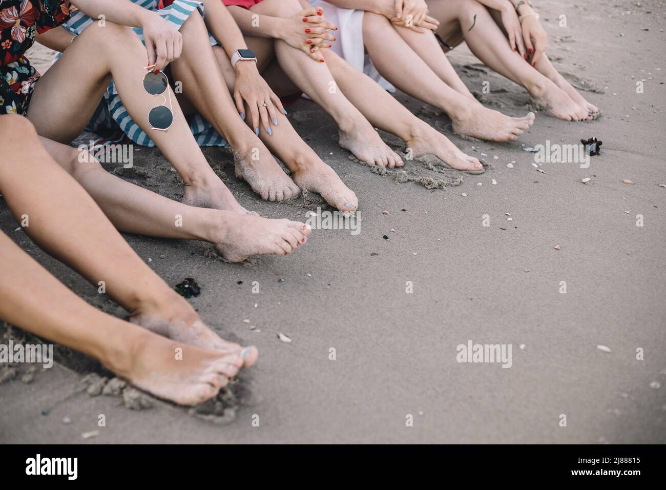 Tanned legs hi-res stock photography and images - Alamy