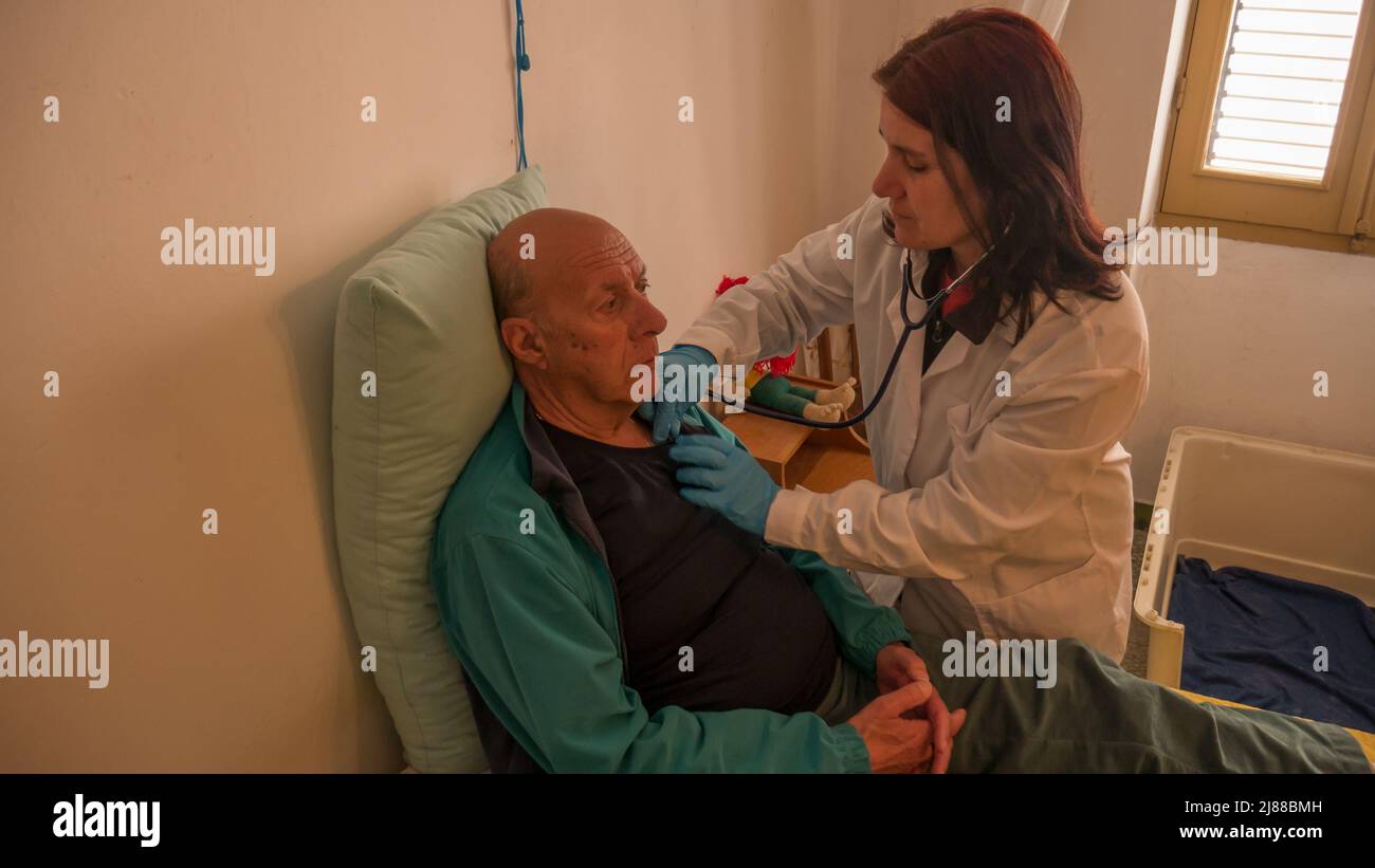 Nurse chest examination child hi-res stock photography and images - Alamy
