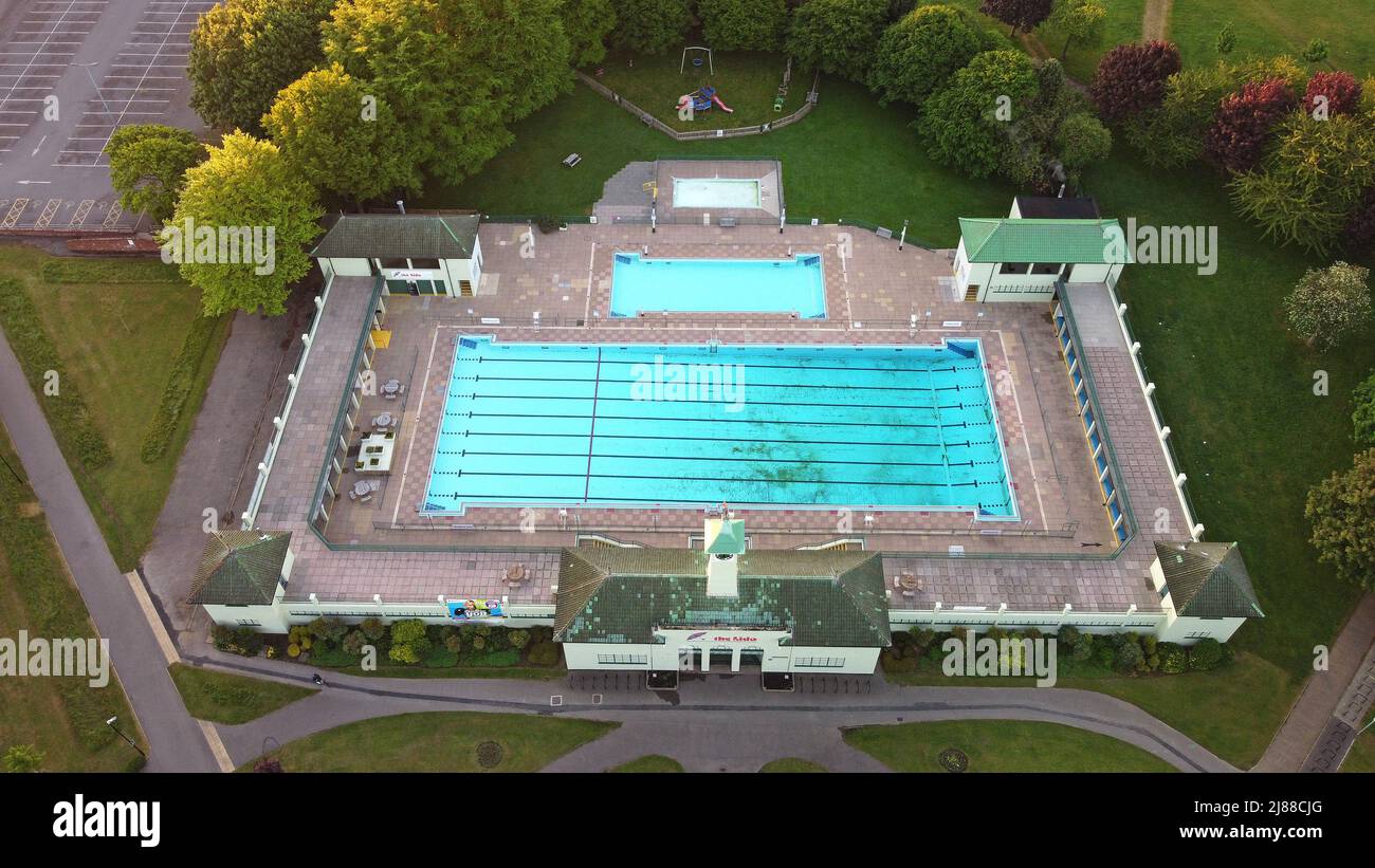 Peterborough, UK. 12th May, 2022. Peterborough Lido, before it opens ...