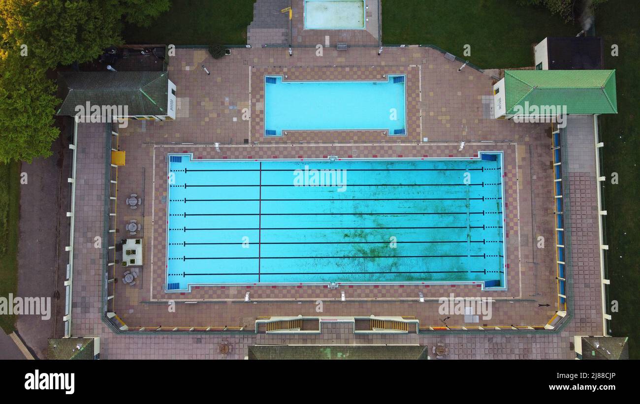 Peterborough, UK. 12th May, 2022. Peterborough Lido, before it opens ...