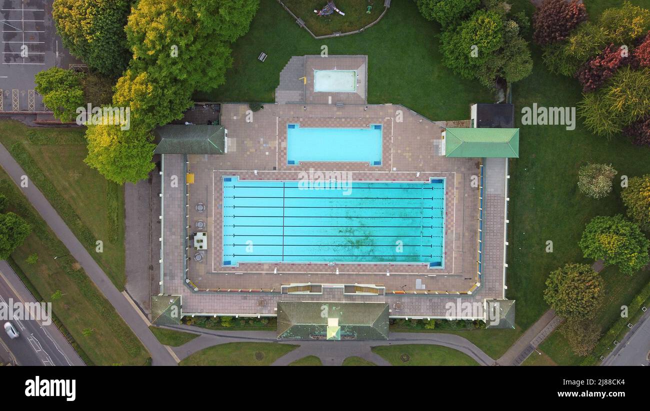 Peterborough, UK. 12th May, 2022. Peterborough Lido, before it opens ...