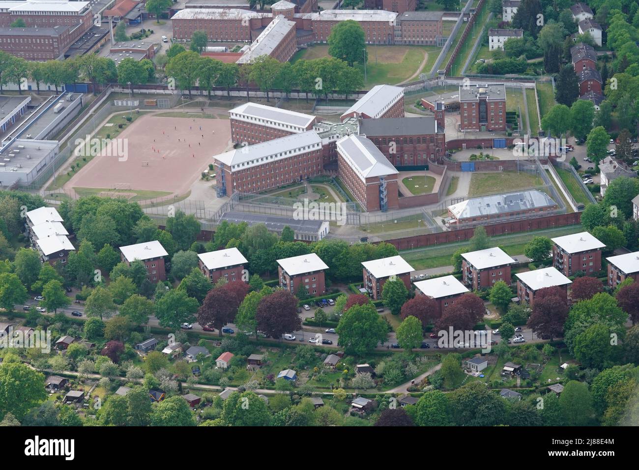 11 May 2022, Hamburg: View of the Fuhlsbüttel correctional facility ...